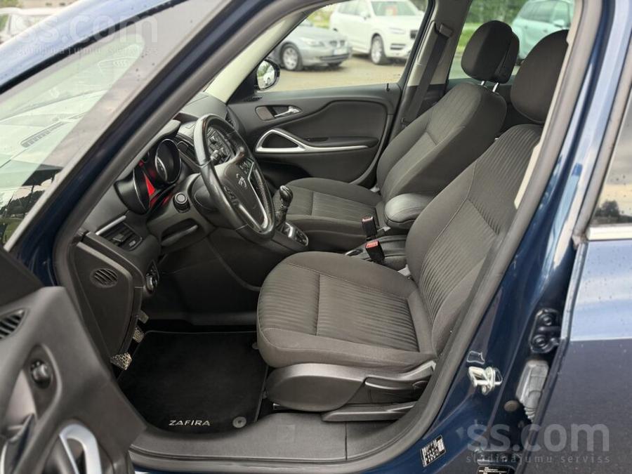 Zils Opel Zafira 2012 Ogre, ar dzinēja tilpumu 2.00 L un nobraukumu 262 tūkst. km par 5650 €, foto 17 vietnē AUTOMOTO.COM.LV