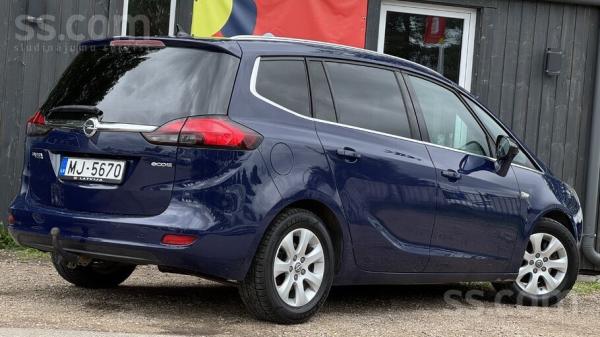 Blue Opel Zafira 2014 in Riga, with an engine capacity of 1.40 L and mileage of 320 thousand km for 4990 €, photo 4 on AUTOMOTO.COM.LV