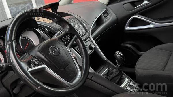 Blue Opel Zafira 2014 in Riga, with an engine capacity of 1.40 L and mileage of 320 thousand km for 4990 €, photo 6 on AUTOMOTO.COM.LV