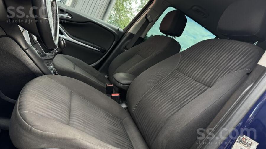 Zils Opel Zafira 2014 Rīga, ar dzinēja tilpumu 1.40 L un nobraukumu 320 tūkst. km par 4990 €, foto 10 vietnē AUTOMOTO.COM.LV