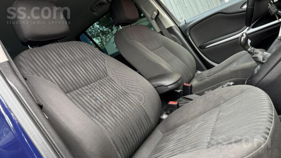 Zils Opel Zafira 2014 Rīga, ar dzinēja tilpumu 1.40 L un nobraukumu 320 tūkst. km par 4990 €, foto 14 vietnē AUTOMOTO.COM.LV