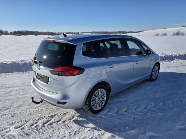 Blue Opel Zafira 2015 in Kaunas, with an engine capacity of 1.60 L and mileage of 256 thousand km for 5989 €, photo 3 on AUTOMOTO.COM.LV