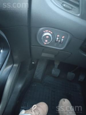Zils Opel Zafira 2015 Alūksne, ar dzinēja tilpumu 1.60 L un nobraukumu 236 tūkst. km par 5550 €, foto 12 vietnē AUTOMOTO.COM.LV