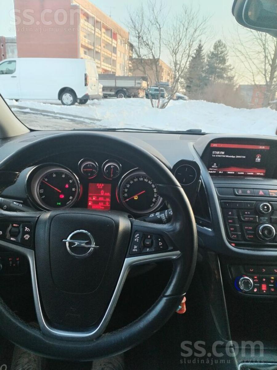 Zils Opel Zafira 2015 Alūksne, ar dzinēja tilpumu 1.60 L un nobraukumu 236 tūkst. km par 5550 €, foto 18 vietnē AUTOMOTO.COM.LV