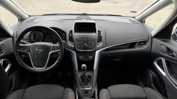 Blue Opel Zafira 2015 in Riga, with an engine capacity of 1.60 L and mileage of 202 thousand km for 6395 €, photo 9 on AUTOMOTO.COM.LV