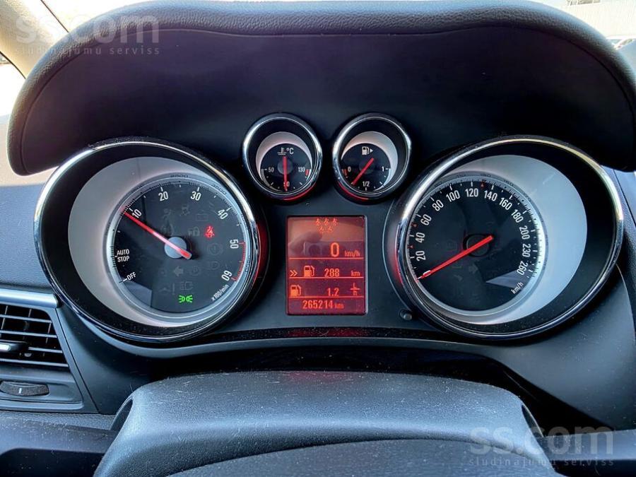 Zils Opel Zafira 2015 Rīga, ar dzinēja tilpumu 1.60 L un nobraukumu 265 tūkst. km par 3700 €, foto 11 vietnē AUTOMOTO.COM.LV