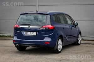 Blue Opel Zafira 2016 in Riga, with an engine capacity of 2.00 L and mileage of 0 thousand km for 6943 €, photo 4 on AUTOMOTO.COM.LV