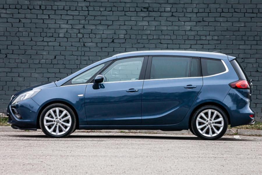 Zils Opel Zafira 2016 Rīga, ar dzinēja tilpumu 2.00 L un nobraukumu 344 tūkst. km par 7590 €, foto 3 vietnē AUTOMOTO.COM.LV