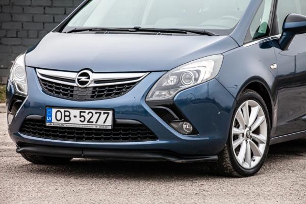 Blue Opel Zafira 2016 in Riga, with an engine capacity of 2.00 L and mileage of 344 thousand km for 7590 €, photo 7 on AUTOMOTO.COM.LV