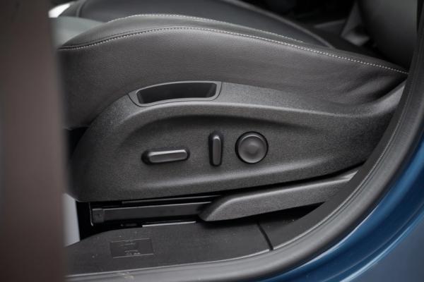 Blue Opel Zafira 2016 in Riga, with an engine capacity of 2.00 L and mileage of 344 thousand km for 7590 €, photo 10 on AUTOMOTO.COM.LV
