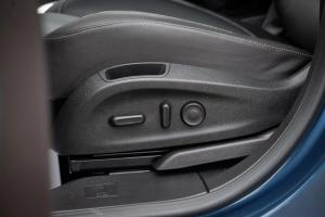 Zils Opel Zafira 2016 Rīga, ar dzinēja tilpumu 2.00 L un nobraukumu 344 tūkst. km par 7590 €, foto 11 vietnē AUTOMOTO.COM.LV