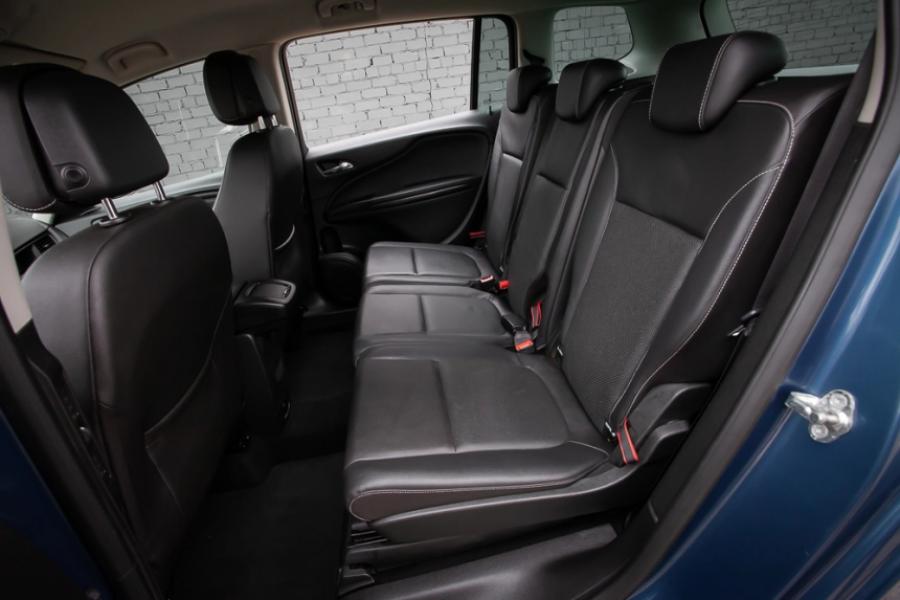 Zils Opel Zafira 2016 Rīga, ar dzinēja tilpumu 2.00 L un nobraukumu 344 tūkst. km par 7590 €, foto 14 vietnē AUTOMOTO.COM.LV