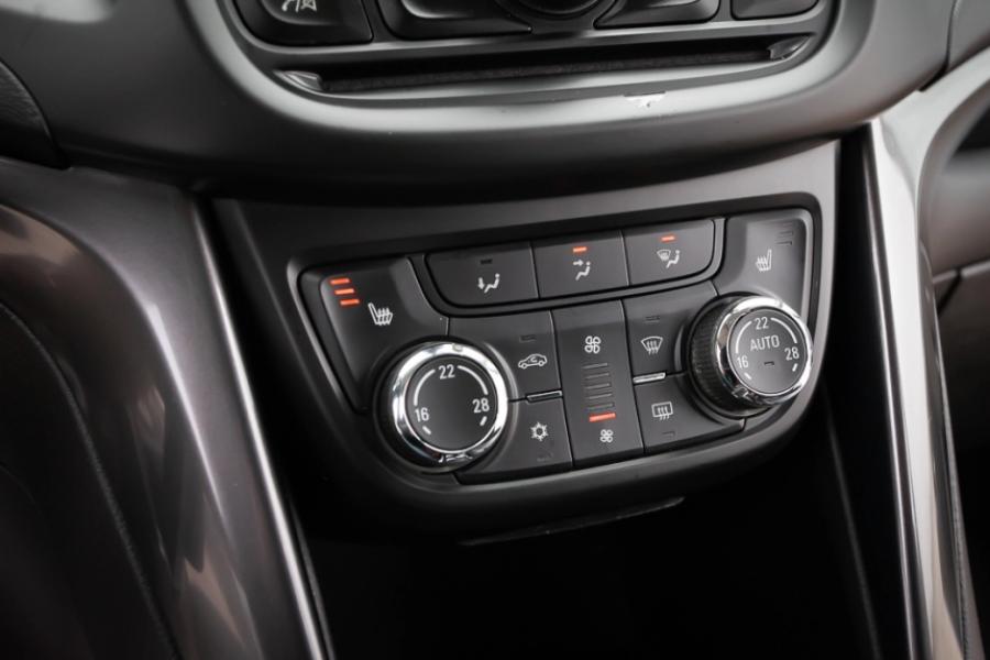 Zils Opel Zafira 2016 Rīga, ar dzinēja tilpumu 2.00 L un nobraukumu 344 tūkst. km par 7590 €, foto 29 vietnē AUTOMOTO.COM.LV