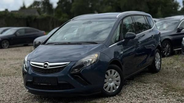 Blue Opel Zafira 2016 in Jelgava, with an engine capacity of 1.60 L and mileage of 193 thousand km for 5990 €, photo 2 on AUTOMOTO.COM.LV