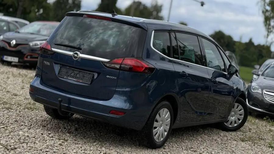 Blue Opel Zafira 2016 in Jelgava, with an engine capacity of 1.60 L and mileage of 193 thousand km for 5990 €, photo 4 on AUTOMOTO.COM.LV