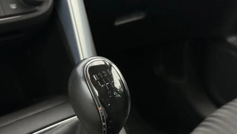 Blue Opel Zafira 2016 in Jelgava, with an engine capacity of 1.60 L and mileage of 193 thousand km for 5990 €, photo 19 on AUTOMOTO.COM.LV