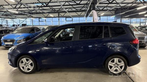 Blue Opel Zafira 2017 in Riga, with an engine capacity of 2.00 L and mileage of 219 thousand km for 5500 €, photo 2 on AUTOMOTO.COM.LV