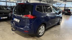Blue Opel Zafira 2017 in Riga, with an engine capacity of 2.00 L and mileage of 219 thousand km for 5500 €, photo 5 on AUTOMOTO.COM.LV