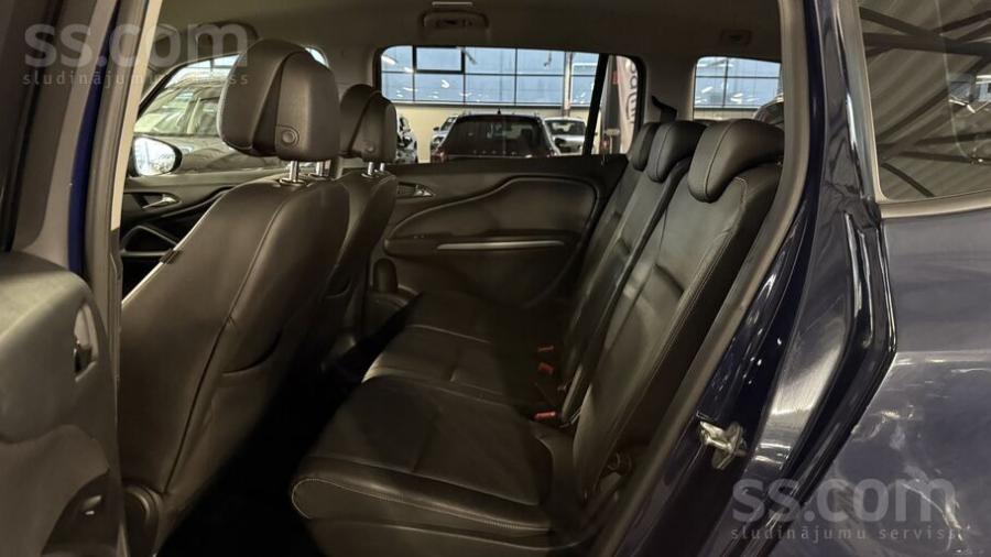 Blue Opel Zafira 2017 in Riga, with an engine capacity of 2.00 L and mileage of 219 thousand km for 5500 €, photo 11 on AUTOMOTO.COM.LV
