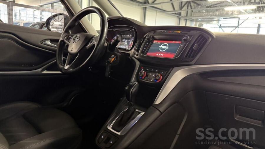 Blue Opel Zafira 2017 in Riga, with an engine capacity of 2.00 L and mileage of 219 thousand km for 5500 €, photo 14 on AUTOMOTO.COM.LV