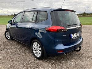 Blue Opel Zafira 2017 in Talsi, with an engine capacity of 2.00 L and mileage of 247 thousand km for 8500 €, photo 6 on AUTOMOTO.COM.LV