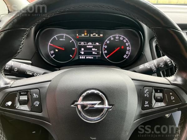 Blue Opel Zafira 2017 in Talsi, with an engine capacity of 2.00 L and mileage of 247 thousand km for 8500 €, photo 11 on AUTOMOTO.COM.LV
