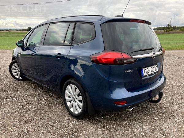 Zils Opel Zafira 2017 Talsi, ar dzinēja tilpumu 2.00 L un nobraukumu 247 tūkst. km par 8500 €, foto 6 vietnē AUTOMOTO.COM.LV