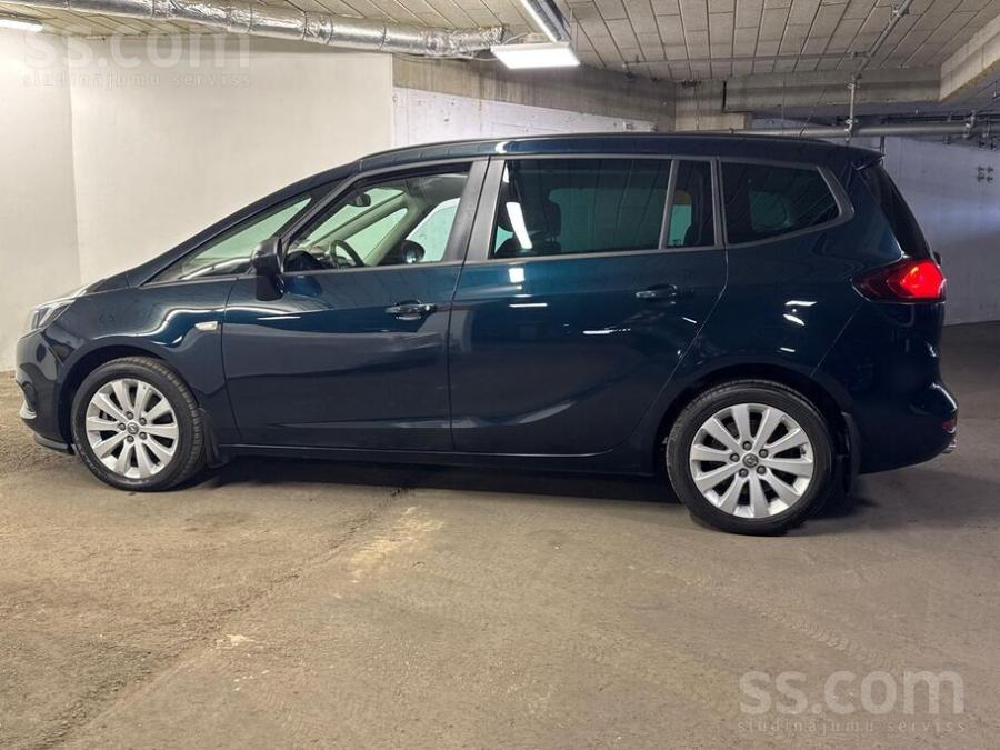 Blue Opel Zafira 2018 in Riga, with an engine capacity of 2.00 L and mileage of 155 thousand km for 11500 €, photo 6 on AUTOMOTO.COM.LV
