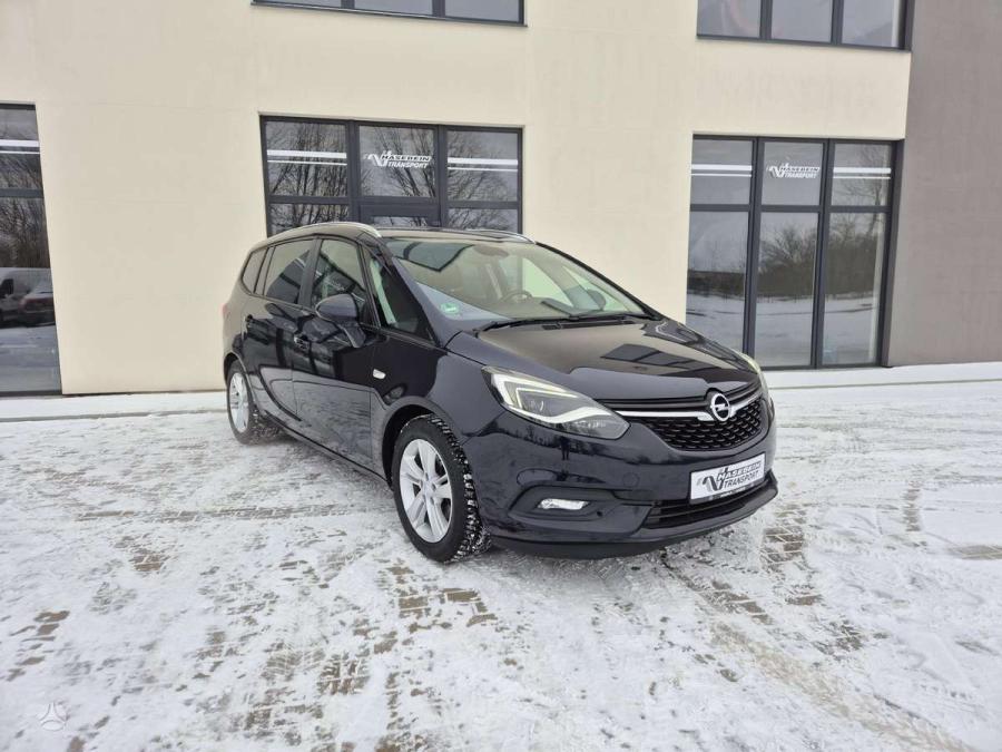 Blue Opel Zafira 2018 in Marijampole, with an engine capacity of 1.60 L and mileage of 265 thousand km for 8500 €, photo 1 on AUTOMOTO.COM.LV