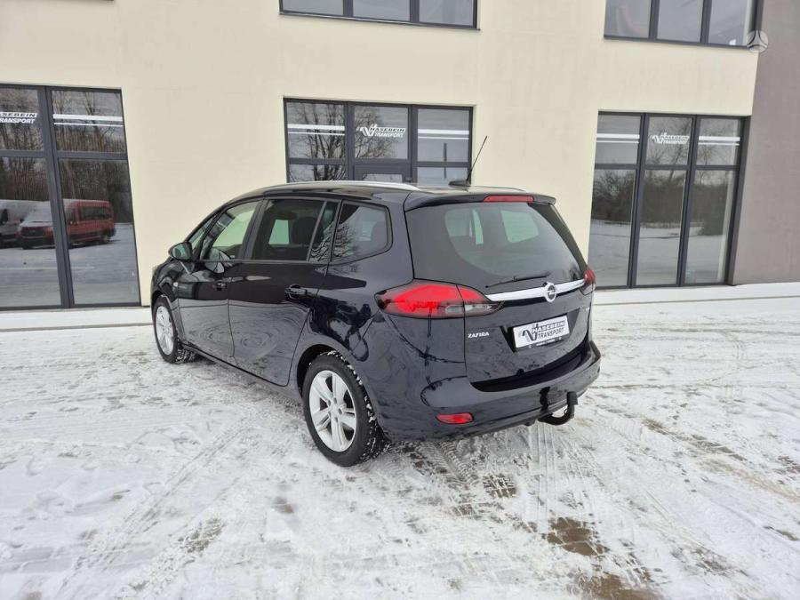 Blue Opel Zafira 2018 in Marijampole, with an engine capacity of 1.60 L and mileage of 265 thousand km for 8500 €, photo 6 on AUTOMOTO.COM.LV