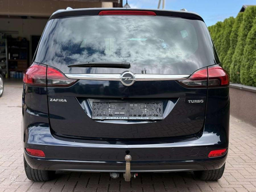 Blue Opel Zafira 2018 in Utena, with an engine capacity of 1.36 L and mileage of 111 thousand km for 8200 €, photo 8 on AUTOMOTO.COM.LV