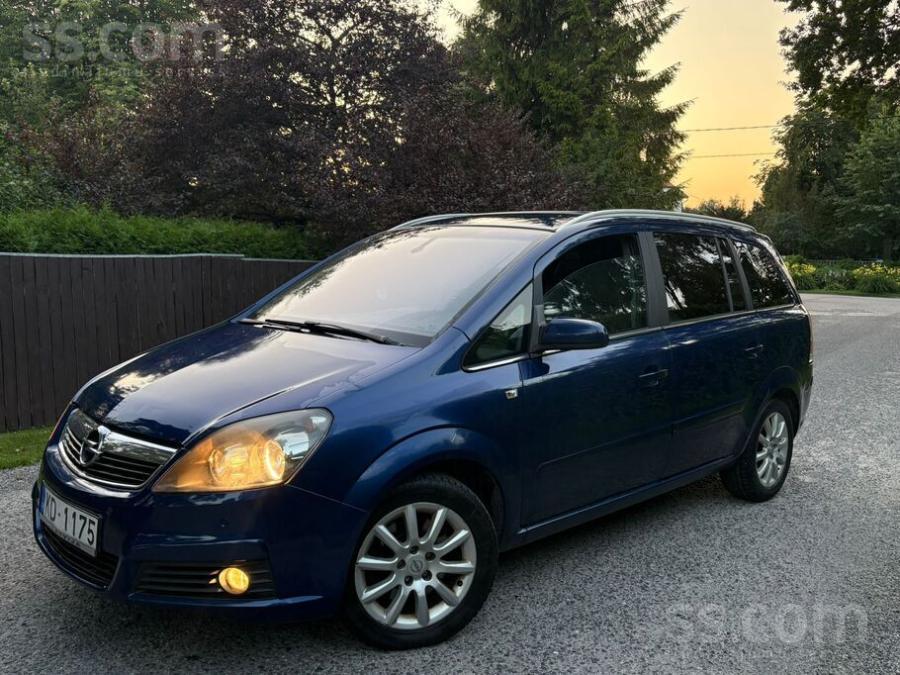 Blue Opel Zafira 2007 in Riga, with an engine capacity of 1.90 L and mileage of 275 thousand km for 2400 €, photo 3 on AUTOMOTO.COM.LV