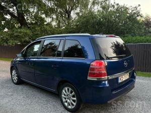 Blue Opel Zafira 2007 in Riga, with an engine capacity of 1.90 L and mileage of 275 thousand km for 2400 €, photo 4 on AUTOMOTO.COM.LV