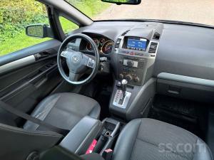 Blue Opel Zafira 2007 in Riga, with an engine capacity of 1.90 L and mileage of 275 thousand km for 2400 €, photo 8 on AUTOMOTO.COM.LV