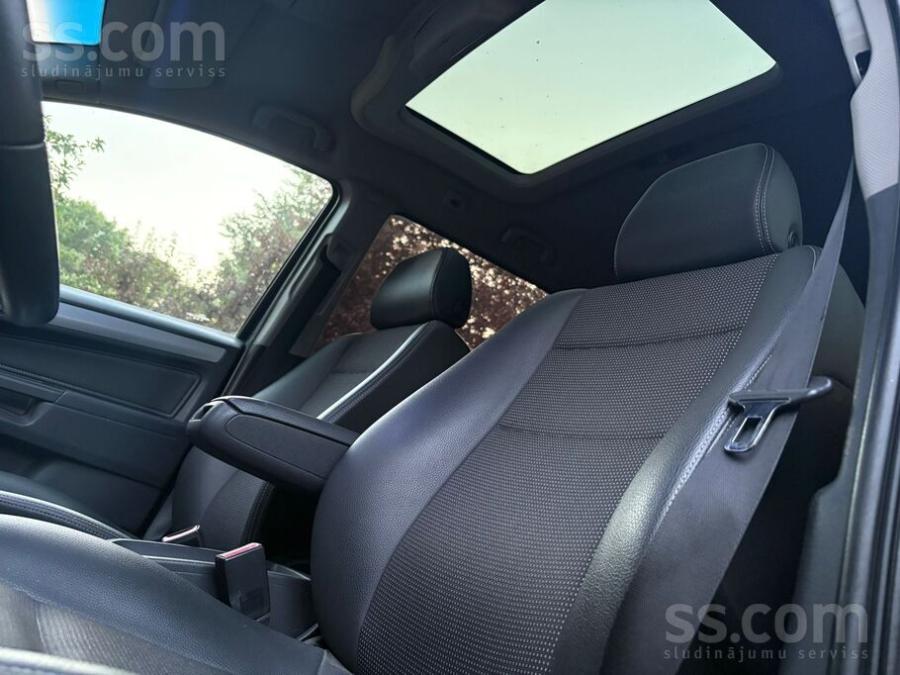 Blue Opel Zafira 2007 in Riga, with an engine capacity of 1.90 L and mileage of 275 thousand km for 2400 €, photo 10 on AUTOMOTO.COM.LV