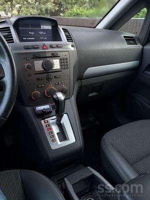 Blue Opel Zafira 2007 in Riga, with an engine capacity of 1.90 L and mileage of 275 thousand km for 2400 €, photo 11 on AUTOMOTO.COM.LV