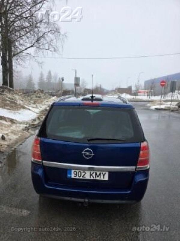 Blue Opel Zafira 2006 in Tallinn, with an engine capacity of 1.90 L and mileage of 333 thousand km for 1700 €, photo 4 on AUTOMOTO.COM.LV