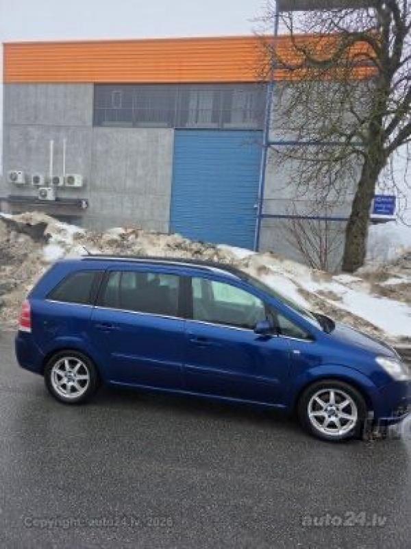 Blue Opel Zafira 2006 in Tallinn, with an engine capacity of 1.90 L and mileage of 333 thousand km for 1700 €, photo 5 on AUTOMOTO.COM.LV
