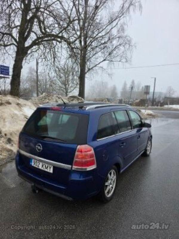 Blue Opel Zafira 2006 in Tallinn, with an engine capacity of 1.90 L and mileage of 333 thousand km for 1700 €, photo 6 on AUTOMOTO.COM.LV