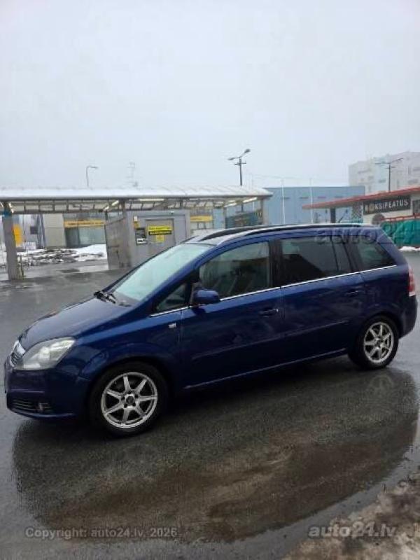 Blue Opel Zafira 2006 in Tallinn, with an engine capacity of 1.90 L and mileage of 333 thousand km for 1700 €, photo 8 on AUTOMOTO.COM.LV