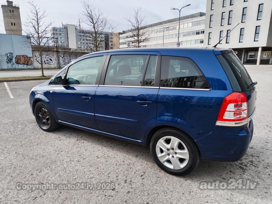 Zils Opel Zafira 2011 Tallina, ar dzinēja tilpumu 1.70 L un nobraukumu 133 tūkst. km par 4485 €, foto 5 vietnē AUTOMOTO.COM.LV