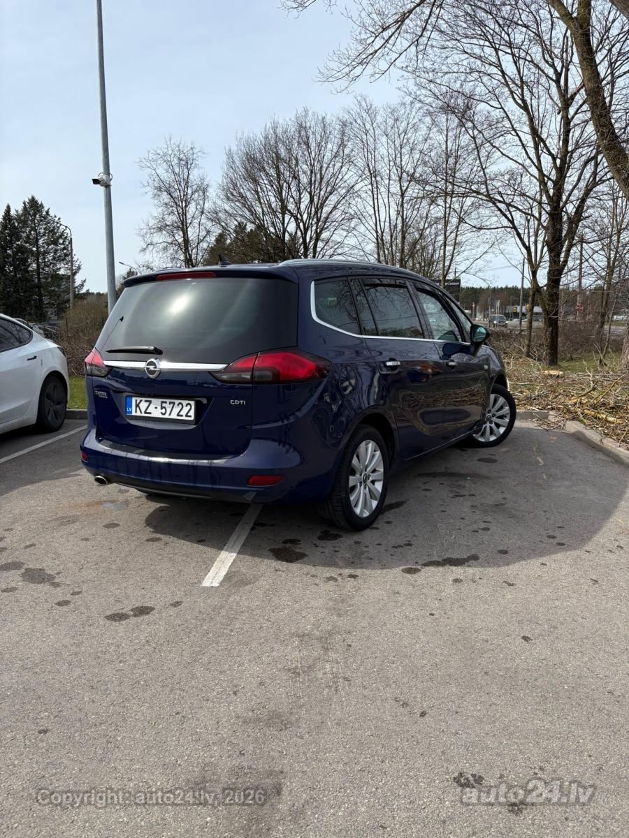 Blue Opel Zafira 2013 in Riga, with an engine capacity of 2.00 L and mileage of 339 thousand km for 4600 €, photo 3 on AUTOMOTO.COM.LV