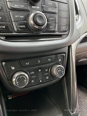Blue Opel Zafira 2013 in Riga, with an engine capacity of 2.00 L and mileage of 339 thousand km for 4600 €, photo 4 on AUTOMOTO.COM.LV