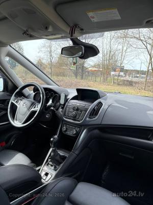 Blue Opel Zafira 2013 in Riga, with an engine capacity of 2.00 L and mileage of 339 thousand km for 4600 €, photo 5 on AUTOMOTO.COM.LV