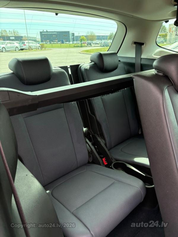 Blue Opel Zafira 2013 in Riga, with an engine capacity of 2.00 L and mileage of 339 thousand km for 4600 €, photo 7 on AUTOMOTO.COM.LV