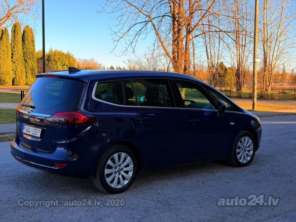 Blue Opel Zafira 2015 in Tallinn, with an engine capacity of 1.60 L and mileage of 291 thousand km for 4900 €, photo 3 on AUTOMOTO.COM.LV