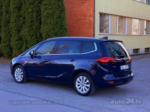 Blue Opel Zafira 2015 in Tallinn, with an engine capacity of 1.60 L and mileage of 291 thousand km for 4900 €, photo 5 on AUTOMOTO.COM.LV