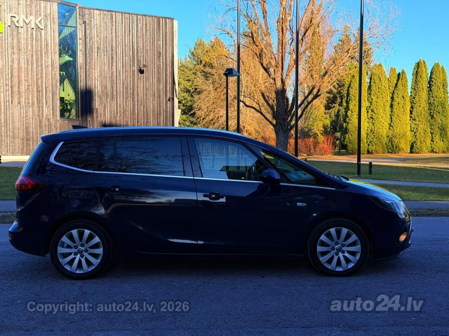 Blue Opel Zafira 2015 in Tallinn, with an engine capacity of 1.60 L and mileage of 291 thousand km for 4900 €, photo 7 on AUTOMOTO.COM.LV