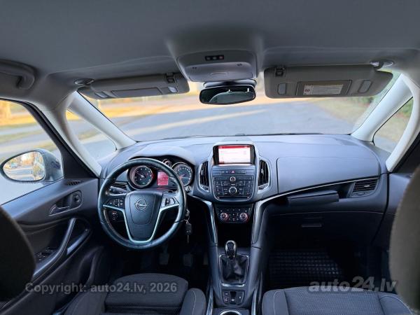 Blue Opel Zafira 2015 in Tallinn, with an engine capacity of 1.60 L and mileage of 291 thousand km for 4900 €, photo 10 on AUTOMOTO.COM.LV