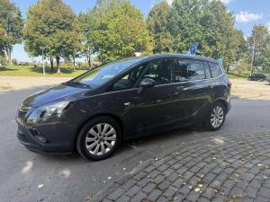 Brown Opel Zafira 2013 in Taurage, with an engine capacity of 1.60 L and mileage of 275 thousand km for 4800 €, photo 3 on AUTOMOTO.COM.LV